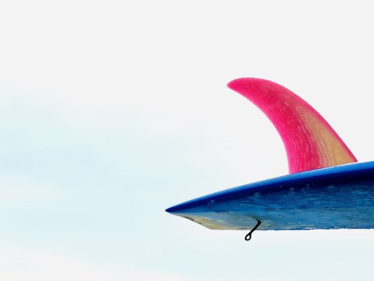 Single Fin Surfboards Guide: Pros and Cons – Boost Surfing